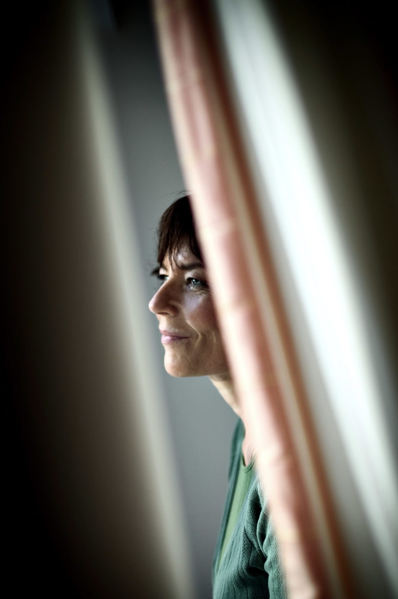 Tegner og dramatiker Nikoline Werdelin i sit hjem i Berlin, Tyskland ...